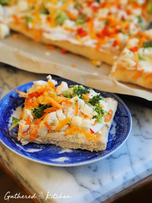 Easy Midwest Veggie Pizza Recipe | Cream Cheese Crescent Roll Cold ...