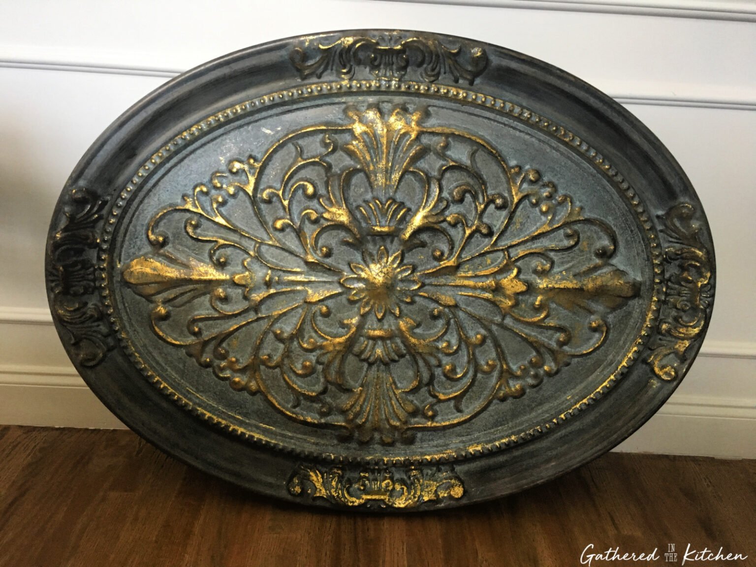 How to Transform a Metal Wall Plaque with Rub ‘n Buff – Easy DIY ...