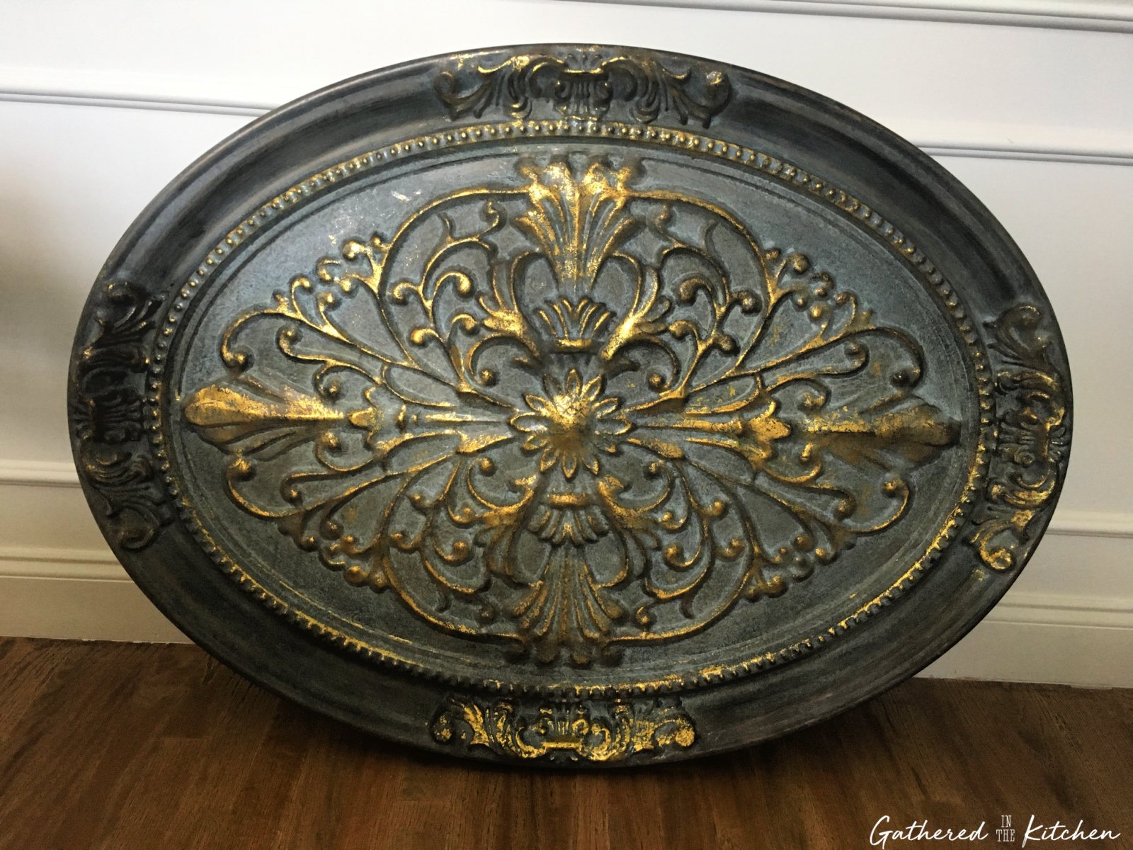 How to Transform a Metal Wall Plaque with Rub ‘n Buff – Easy DIY ...