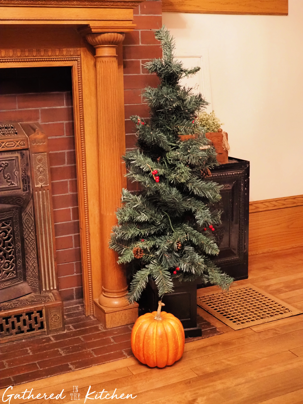 DIY Ghost Christmas Tree | How To Turn An Artificial Tree Into A ...